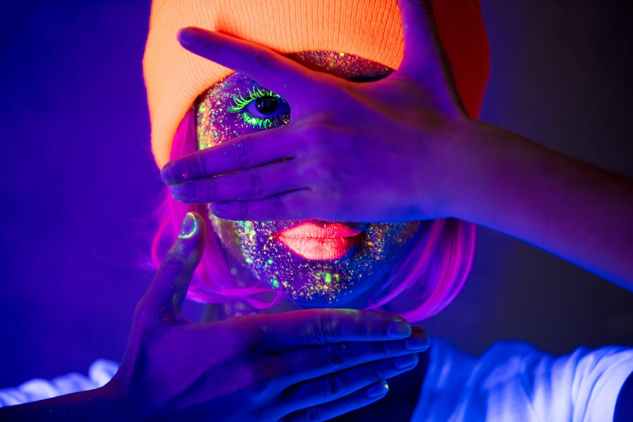 Comment organiser une soirée fluo ? - Le Blog de France Effect